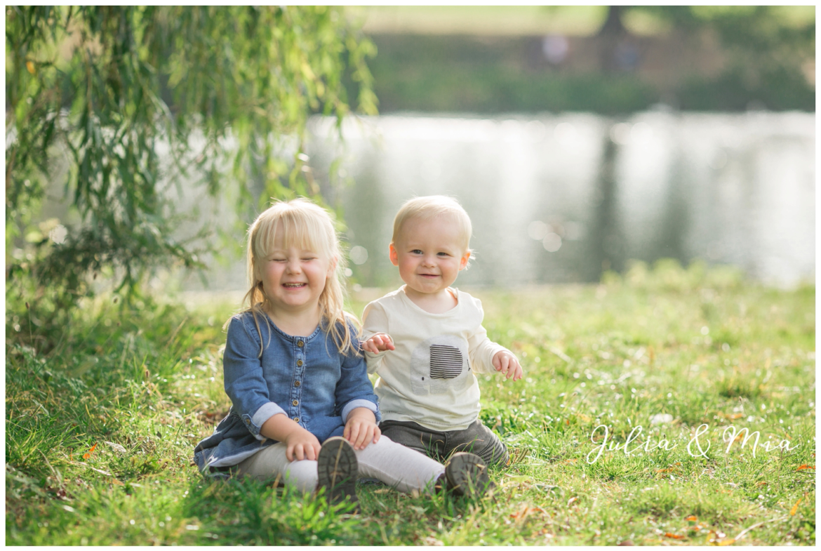 Jesse turns one - First birthday photography - Julia and Mia